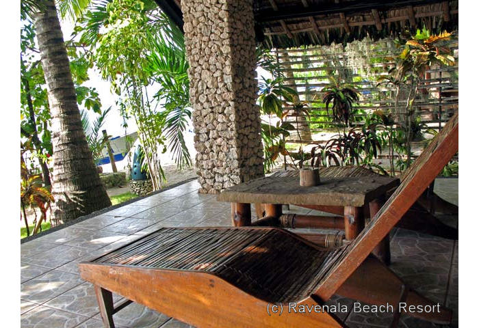 Ravenala Beach Resort Moalboal | Bungalows am White Beach auf Cebu ...